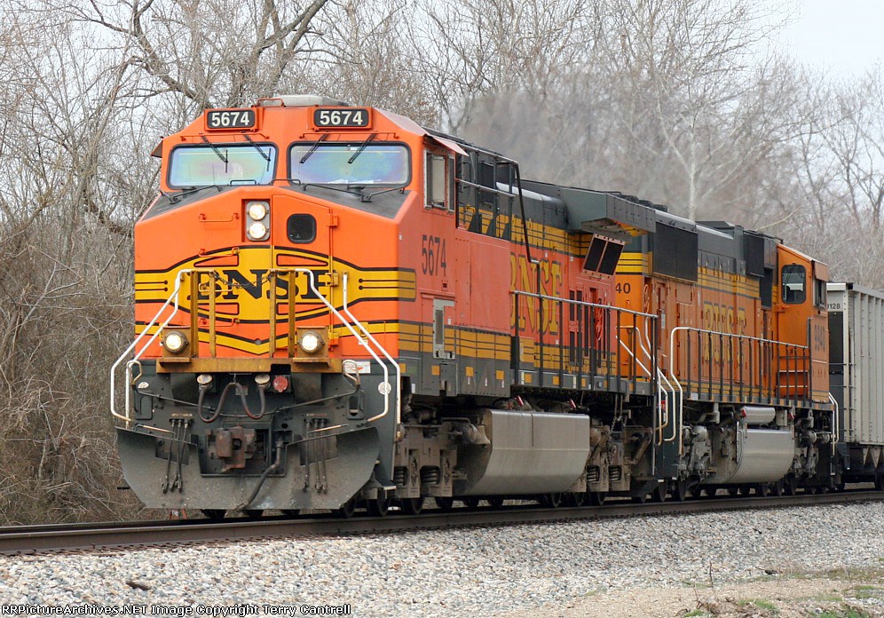 BNSF 5674